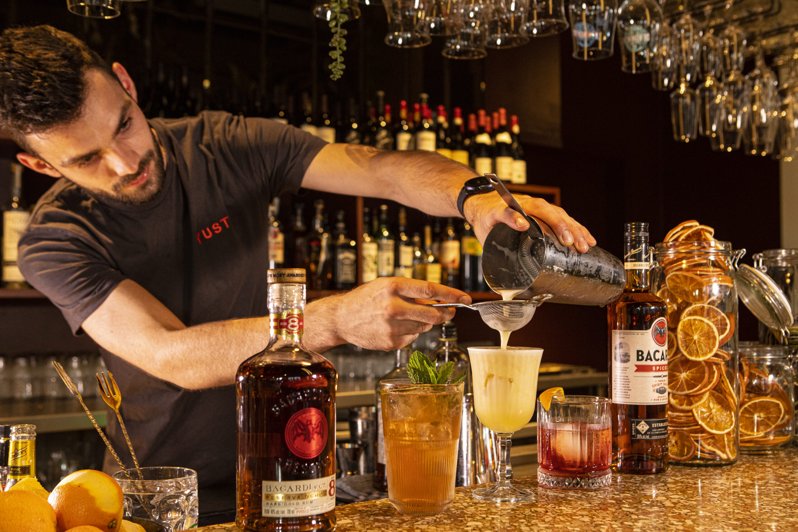 Food sharing restaurant in Liège. Discover YUST! | YUST