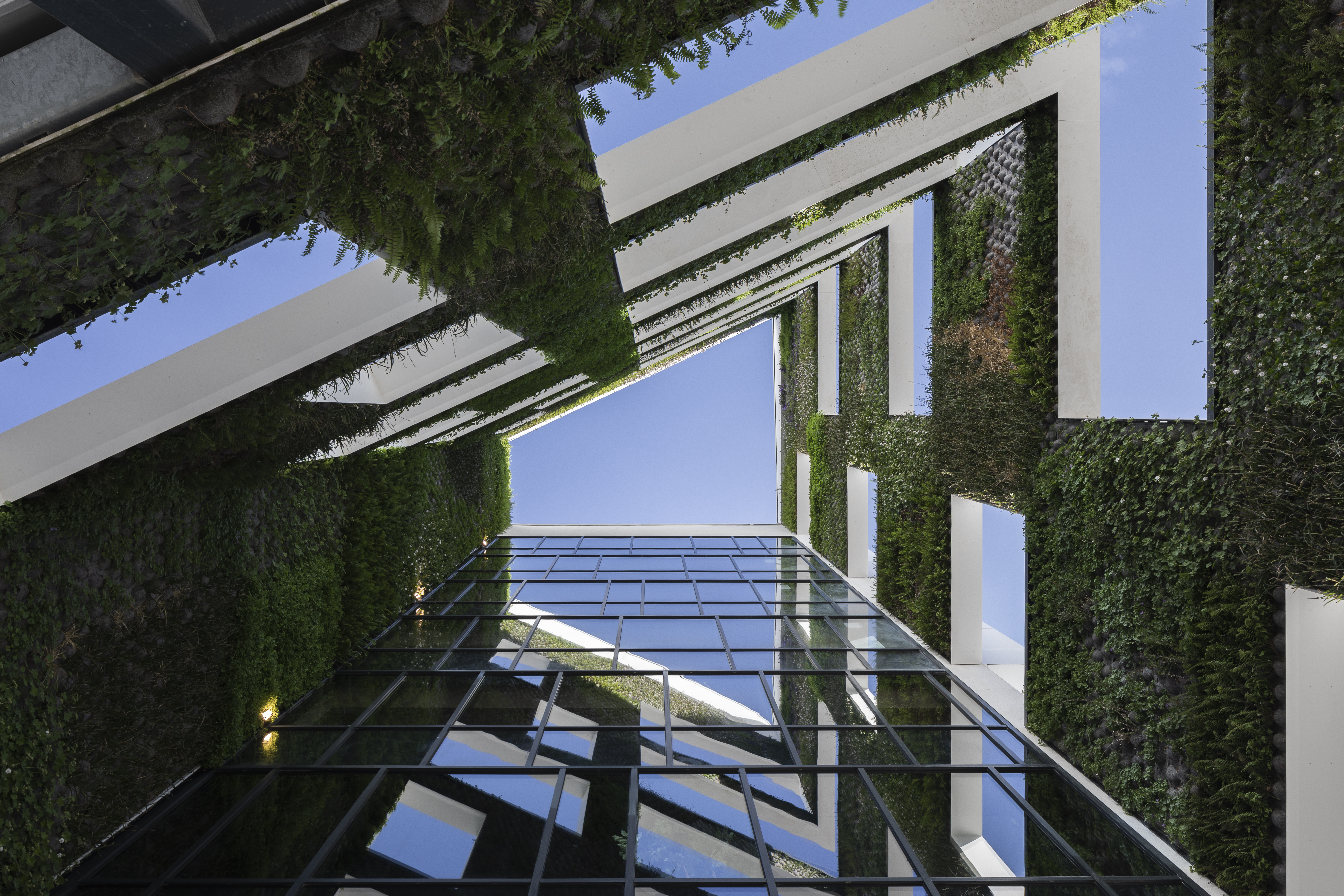 YUST About us | YUST